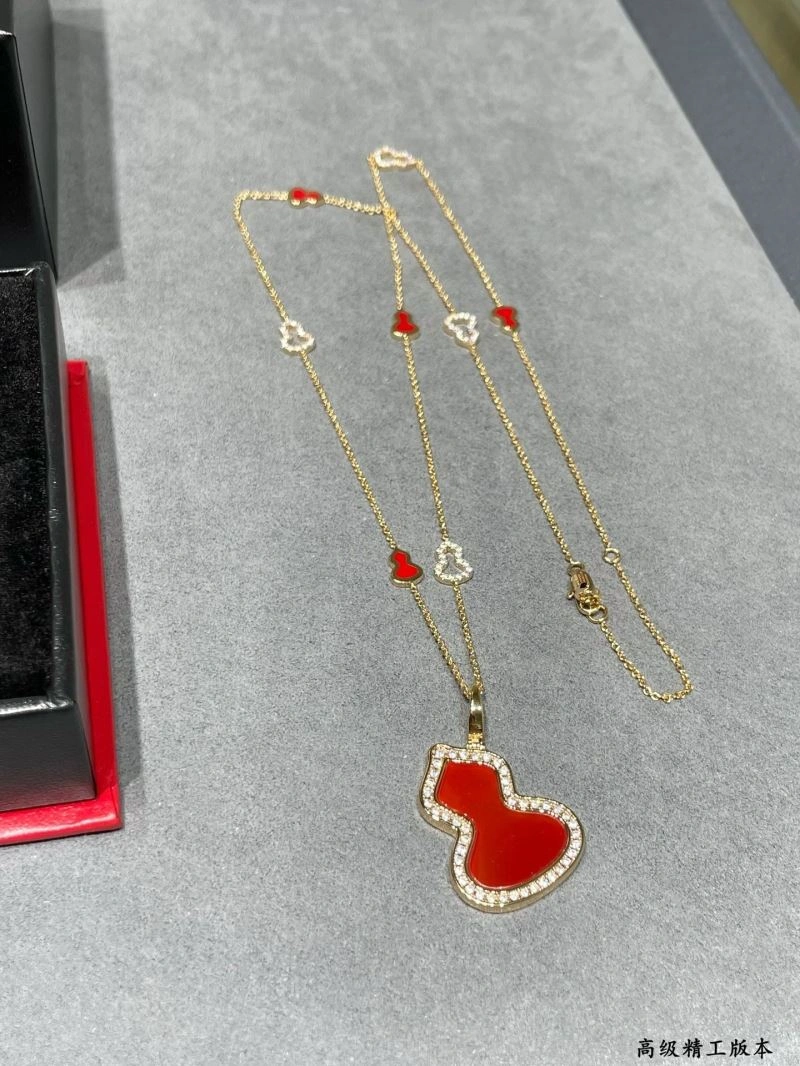 Discounted Qeelin Necklaces