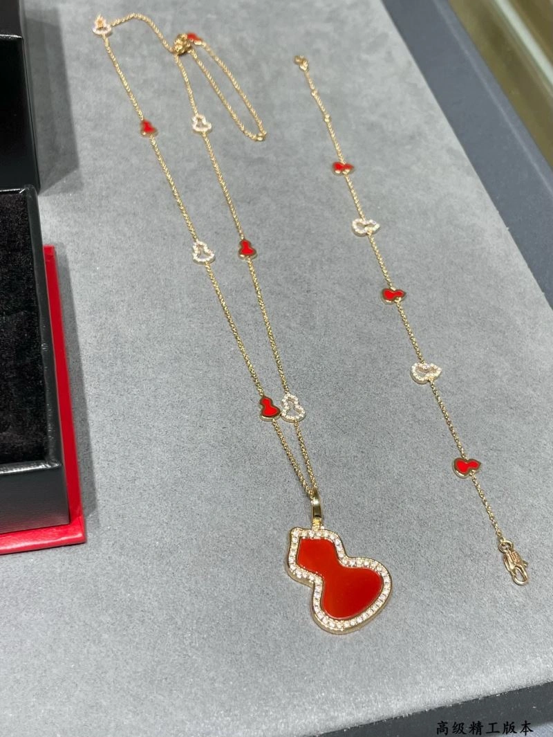 Discounted Qeelin Necklaces