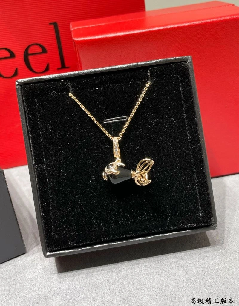 Top mirror Qeelin Necklaces