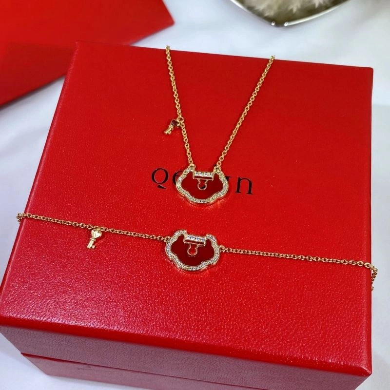 Mirror quality Qeelin Necklaces