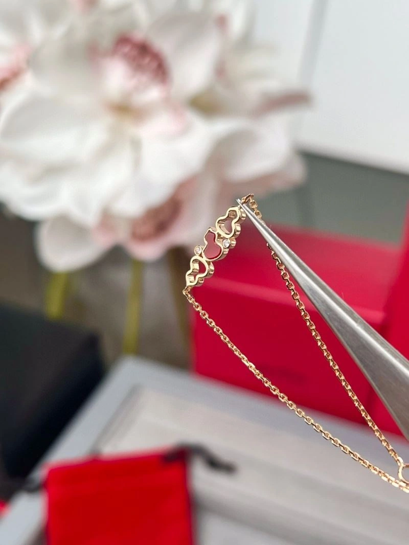 Mirror quality Qeelin Necklaces