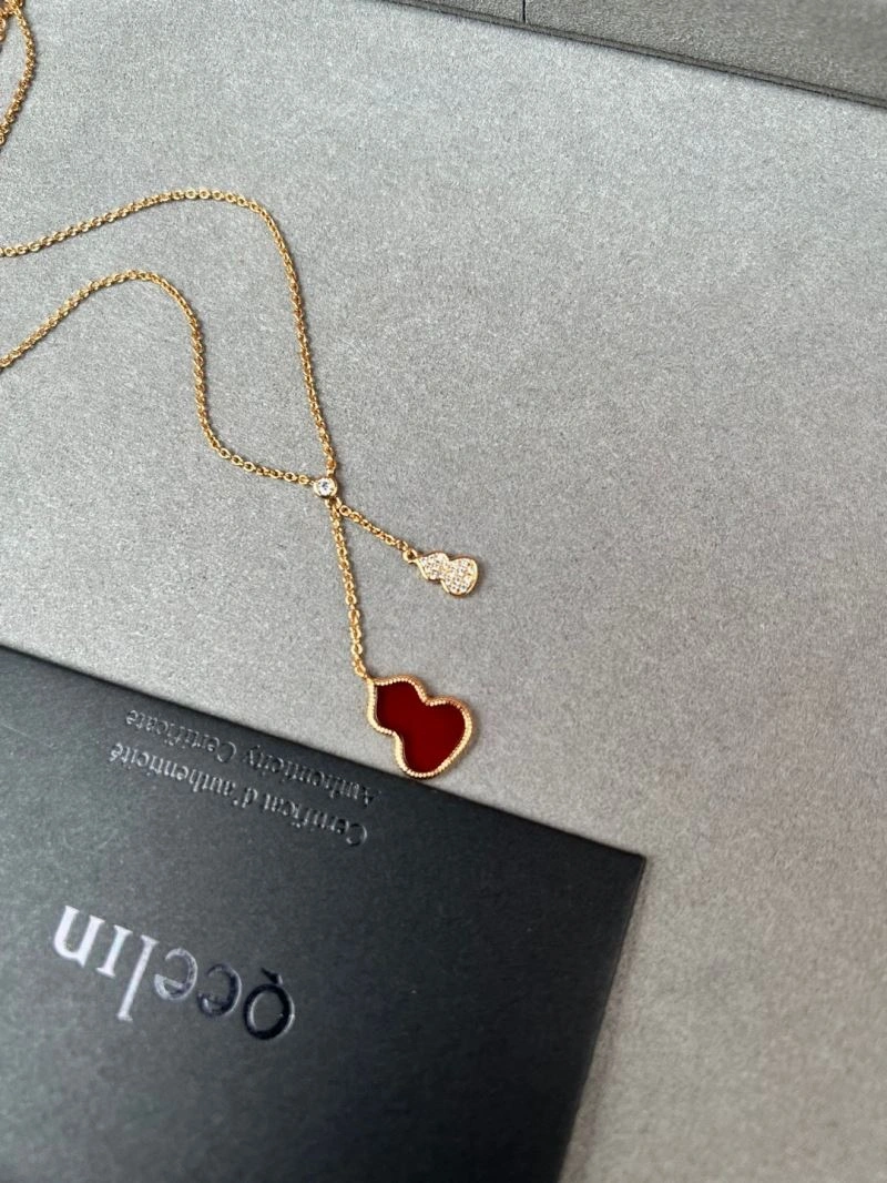 Perfect replica Qeelin Necklaces
