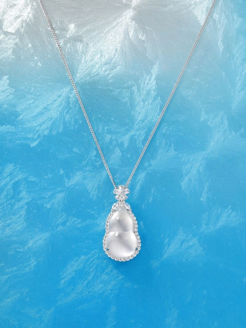 Accurate model Qeelin Necklaces