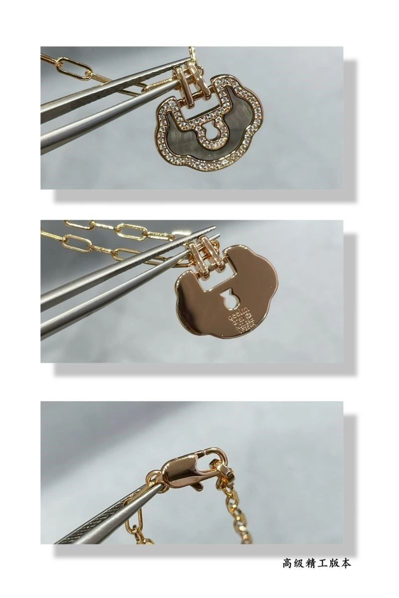 Top mirror Qeelin Necklaces