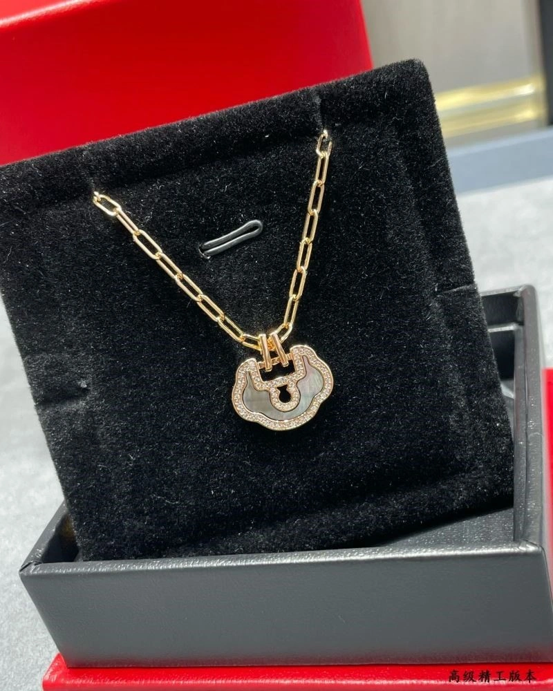 Top mirror Qeelin Necklaces