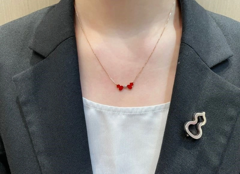 Inexpensive Qeelin Necklaces