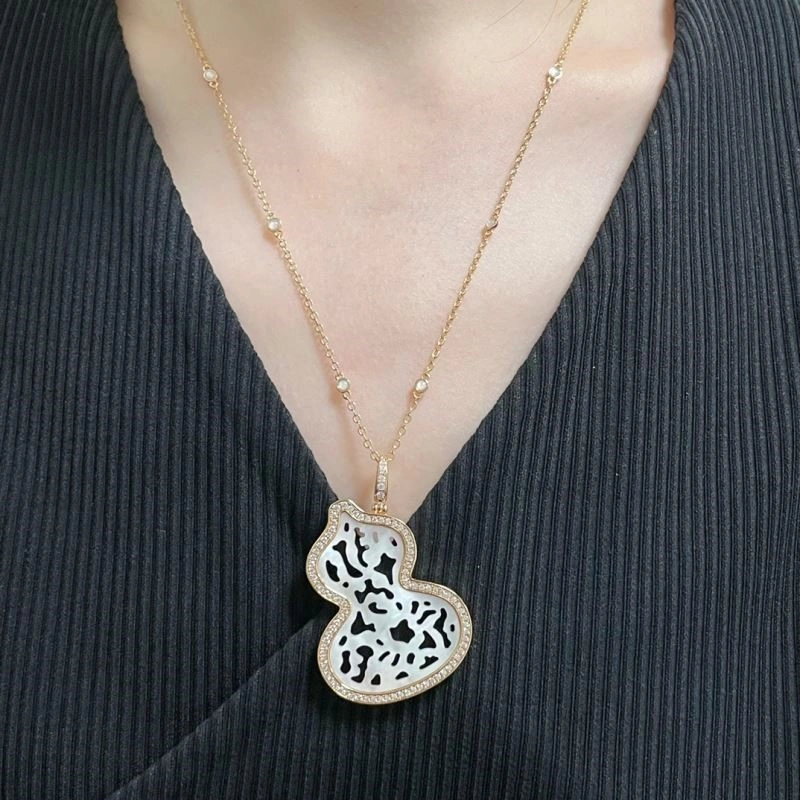 Accurate model Qeelin Necklaces