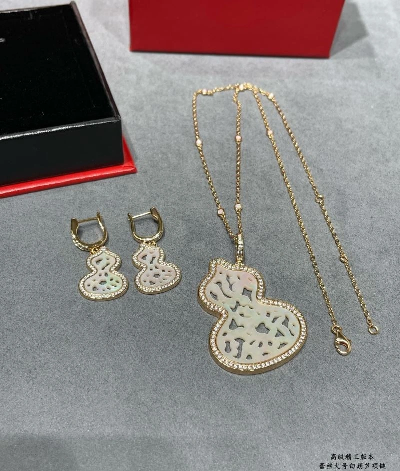 Accurate model Qeelin Necklaces