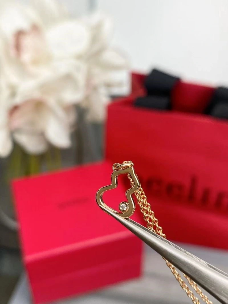 Discounted Qeelin Necklaces