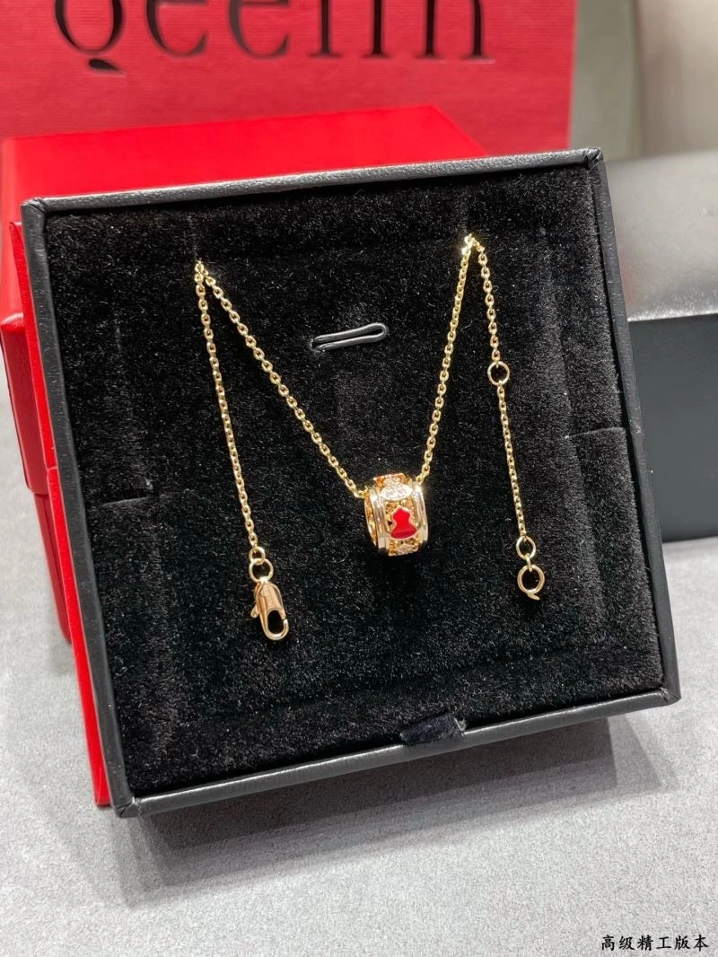 Top mirror Qeelin Necklaces