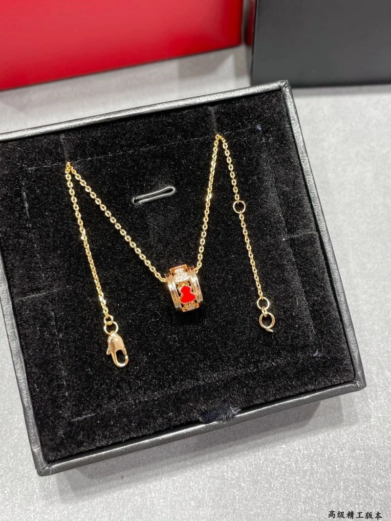 Top mirror Qeelin Necklaces