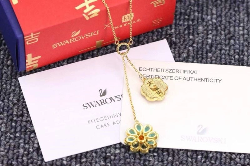Low-cost Qeelin Necklaces