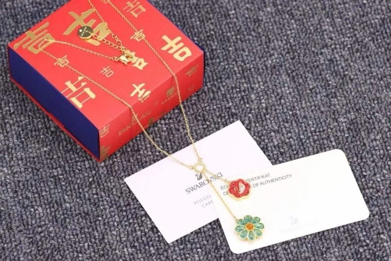 Low-cost Qeelin Necklaces