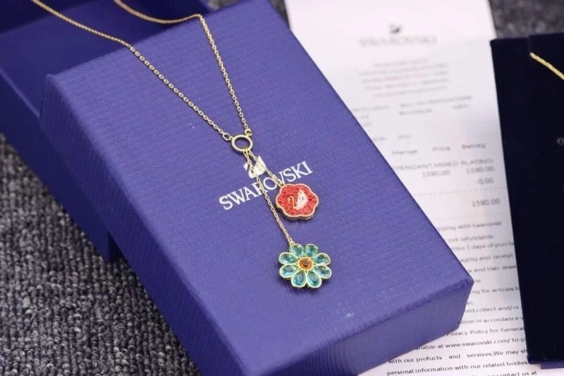 Low-cost Qeelin Necklaces