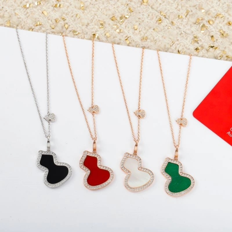 Indistinguishable Qeelin Necklaces