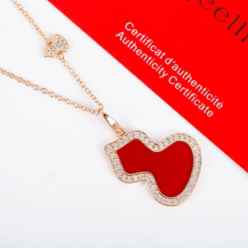 Indistinguishable Qeelin Necklaces