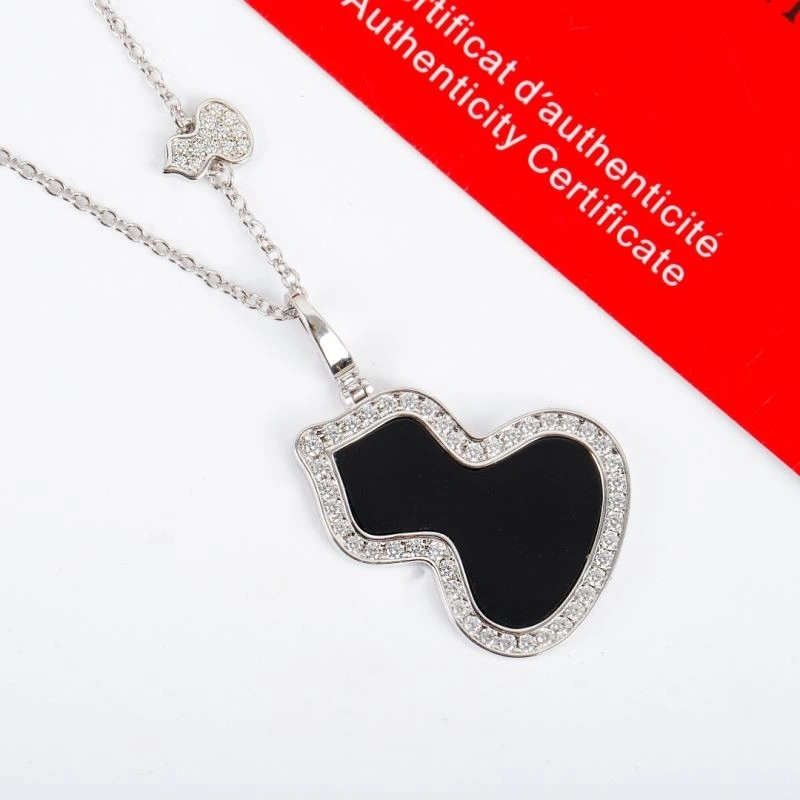 Indistinguishable Qeelin Necklaces