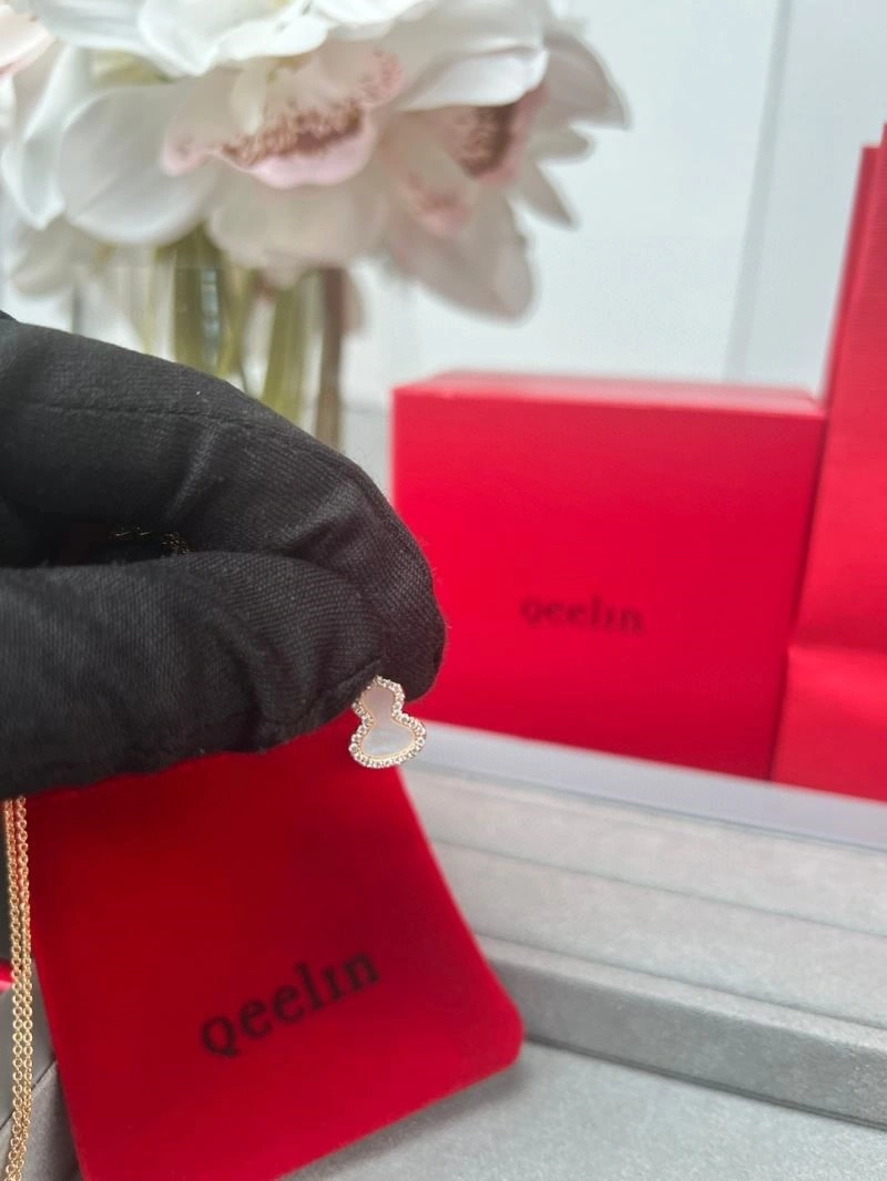Cut-rate Qeelin Necklaces