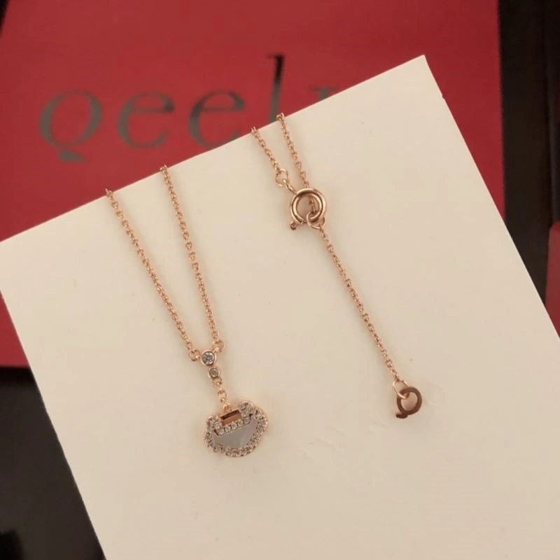 Low-cost Qeelin Necklaces