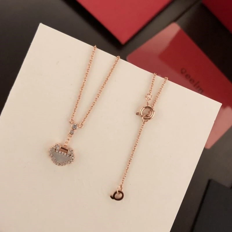 Low-cost Qeelin Necklaces