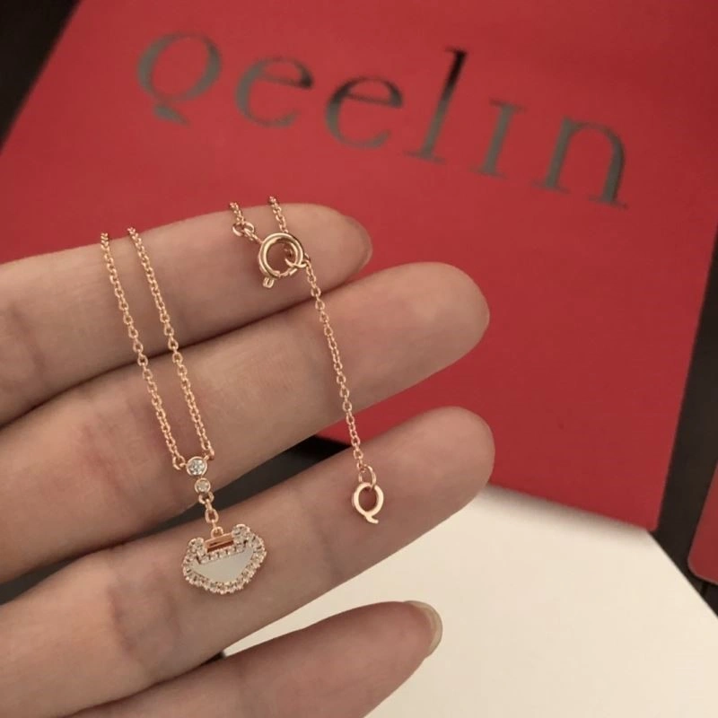 Low-cost Qeelin Necklaces