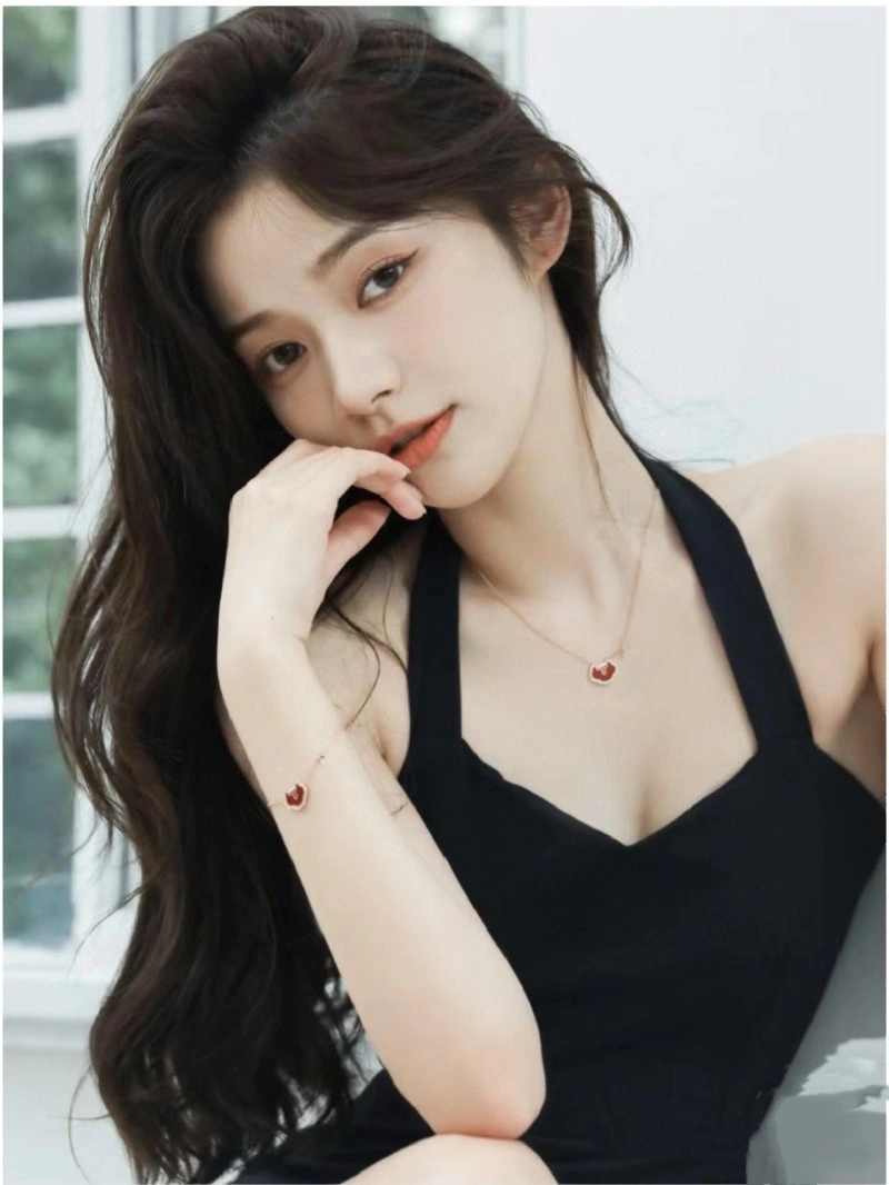 Budget-friendly Qeelin Necklaces