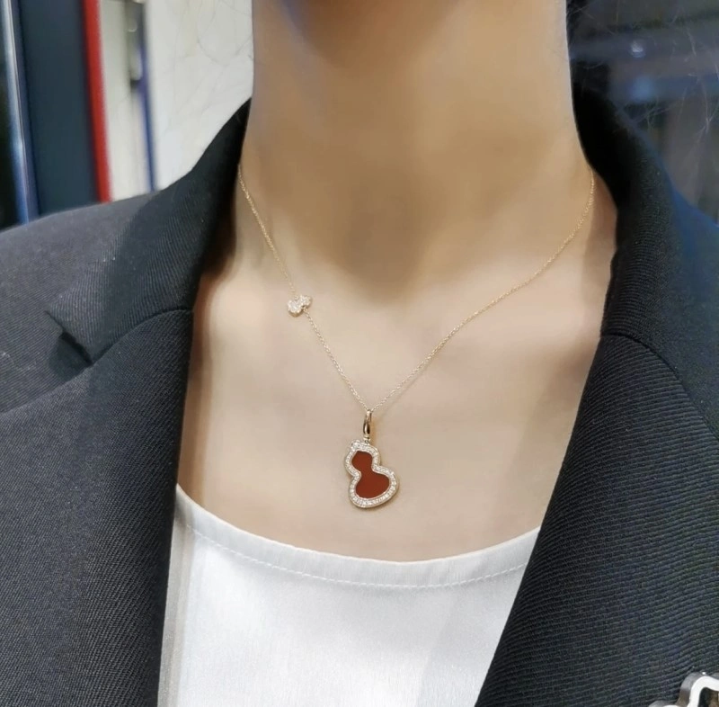 Discounted Qeelin Necklaces