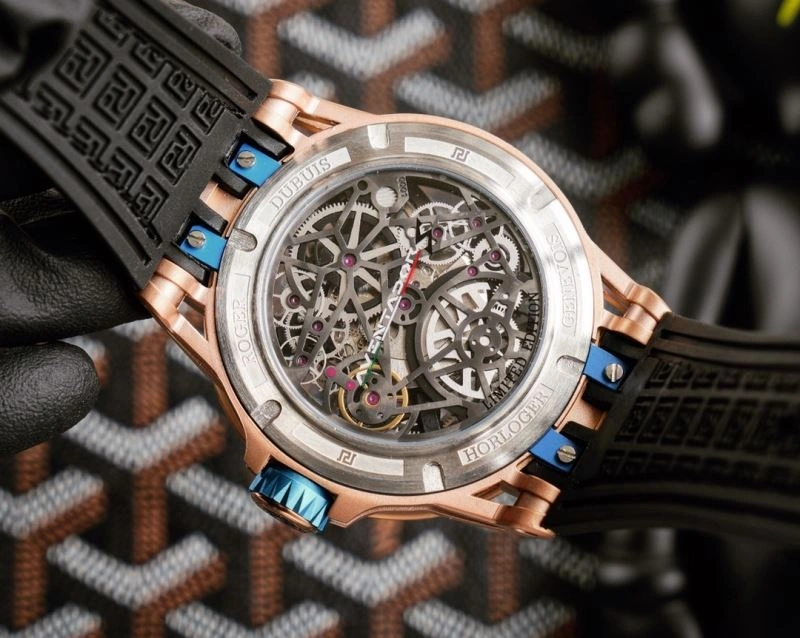 Top mirror ROGER DUBUIS Watches