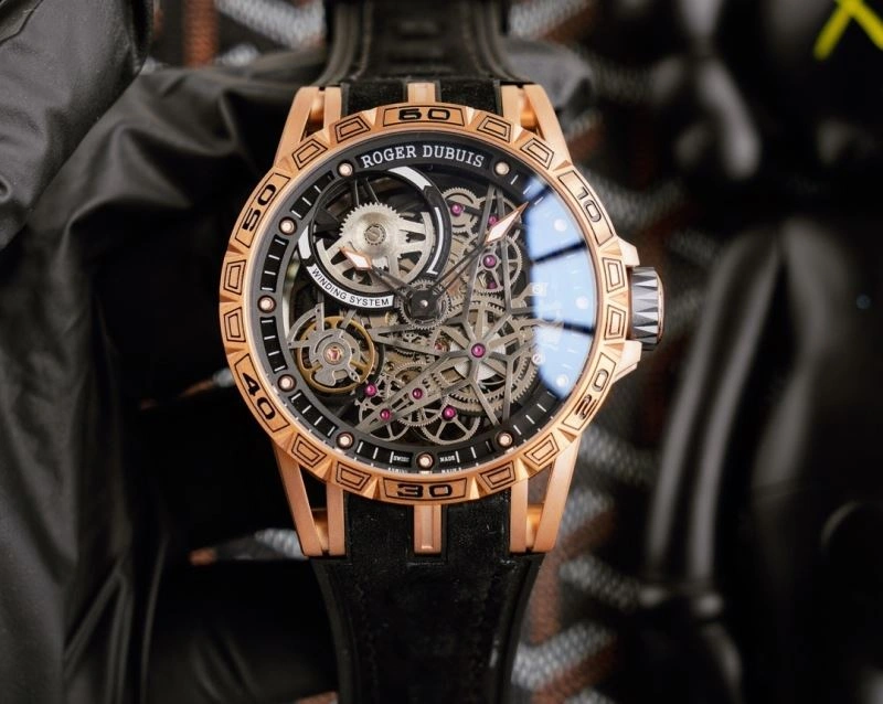 Top mirror ROGER DUBUIS Watches