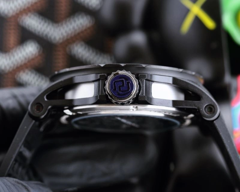 Top mirror ROGER DUBUIS Watches