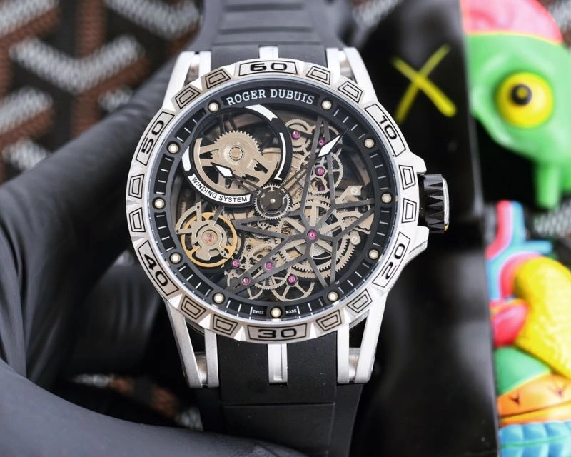 Top mirror ROGER DUBUIS Watches