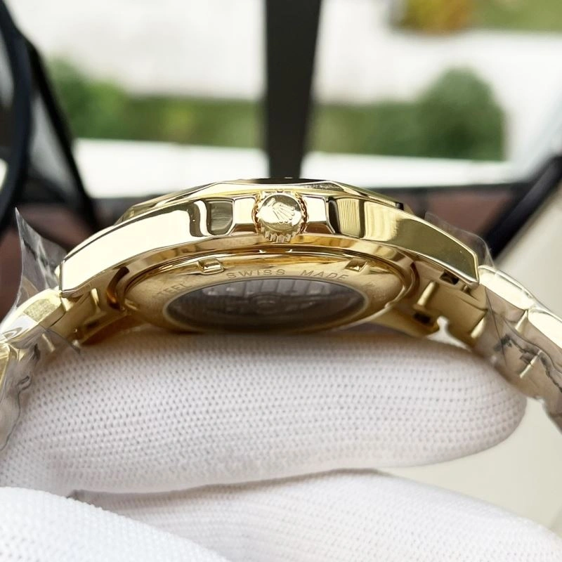Indistinguishable ROLEX Watches