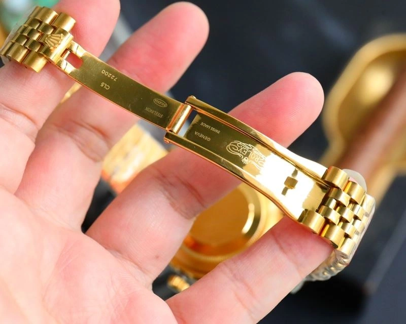 Indistinguishable ROLEX Watches