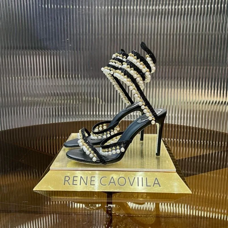 Accurate model Rene Caovilla Sandals