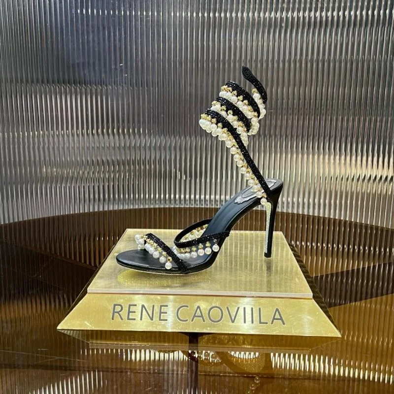 Accurate model Rene Caovilla Sandals