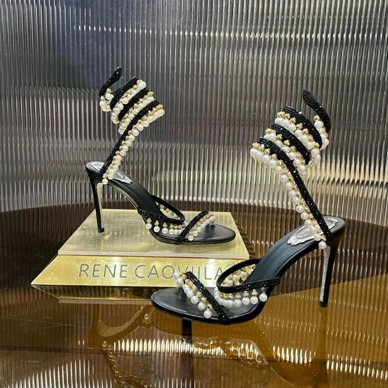 Accurate model Rene Caovilla Sandals