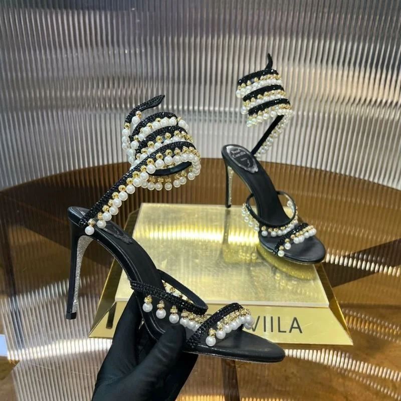 Accurate model Rene Caovilla Sandals