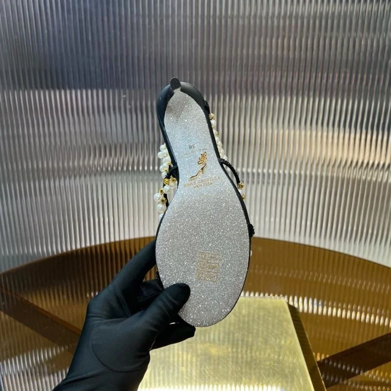 Accurate model Rene Caovilla Sandals