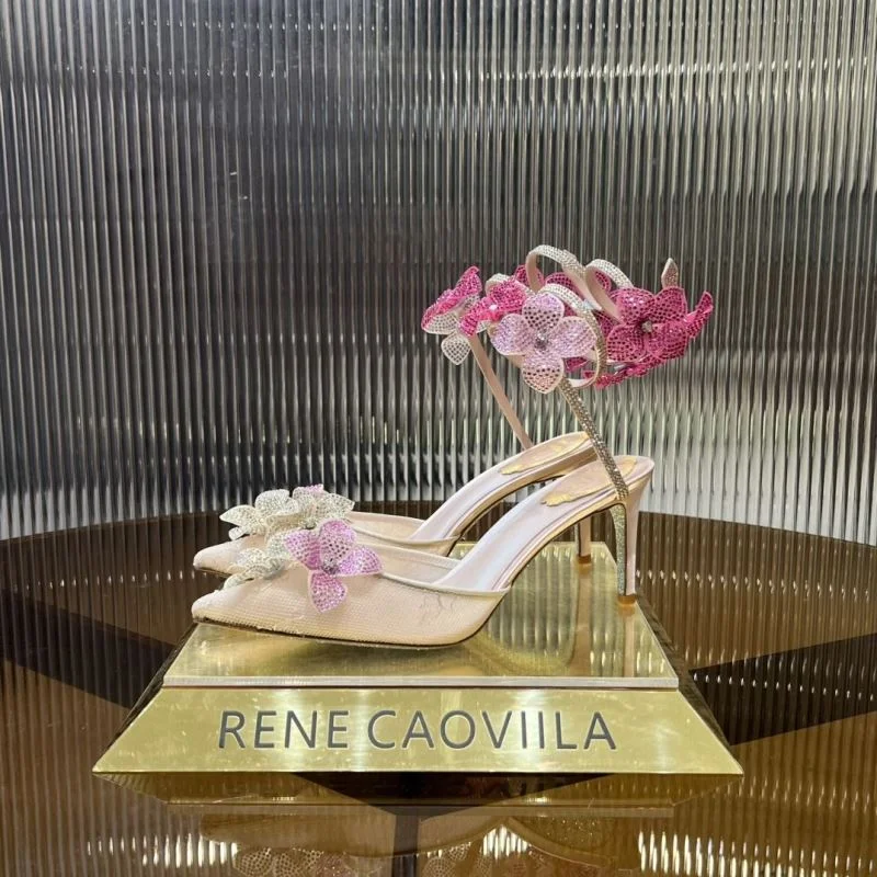 Accurate model Rene Caovilla Sandals