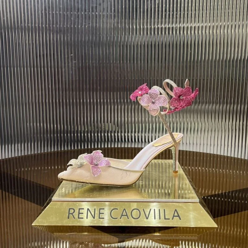 Accurate model Rene Caovilla Sandals
