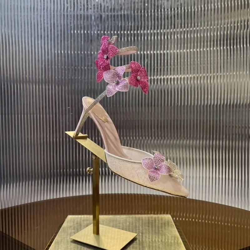 Accurate model Rene Caovilla Sandals