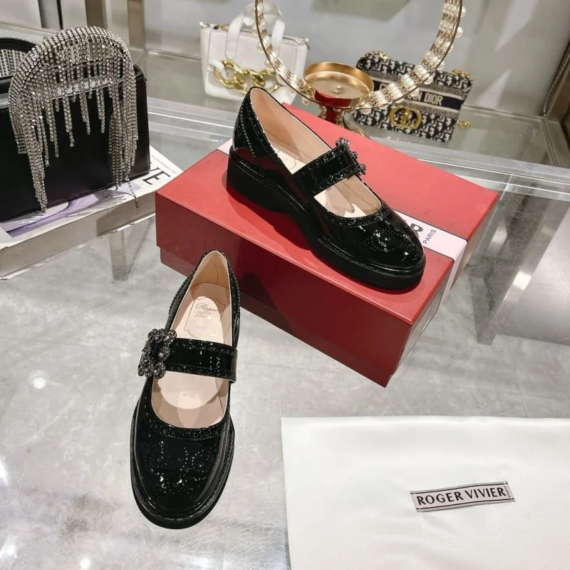 Accurate model Rene Caovilla Shoes