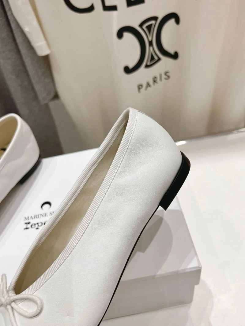 Precise copy Repetto Shoes