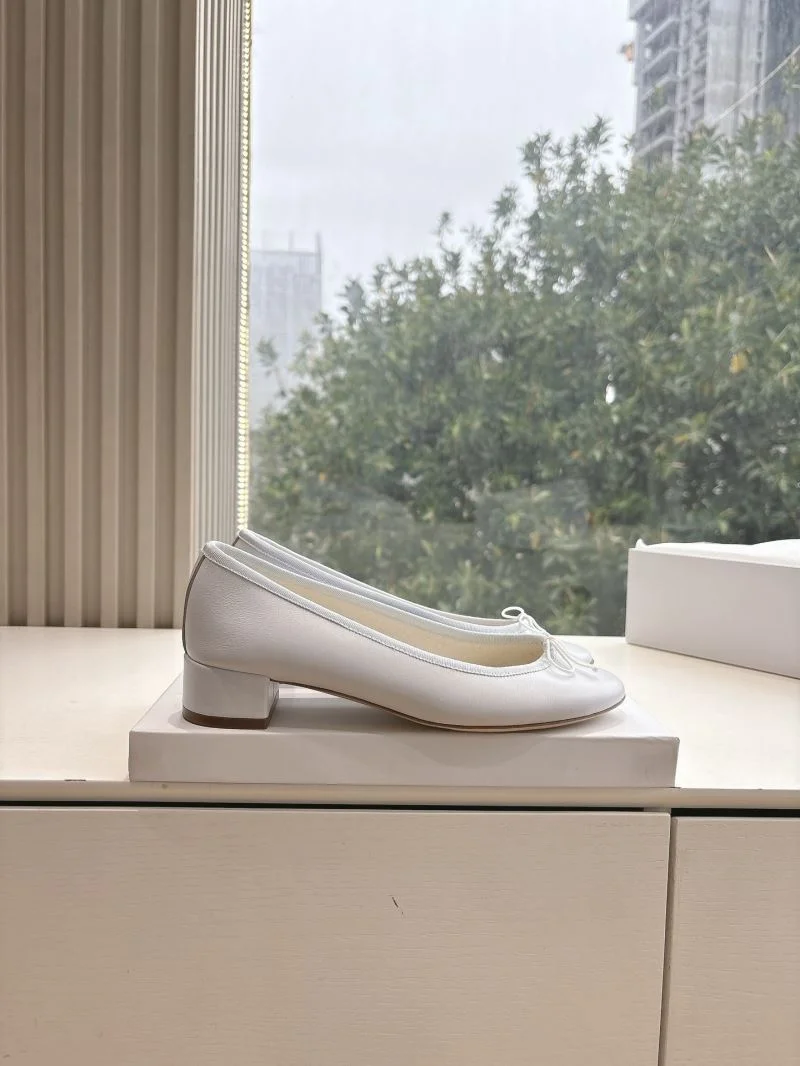 Precise copy Repetto Shoes