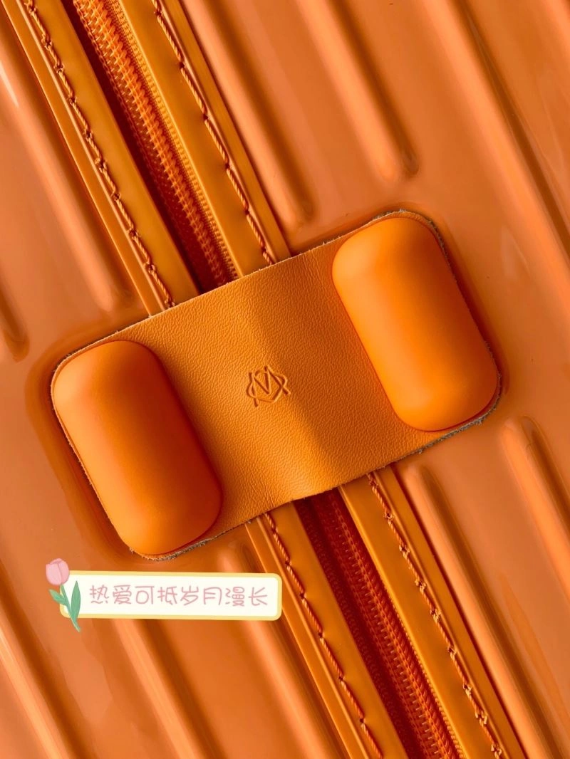 Top mirror Rimowa Suitcase