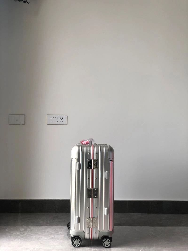 Mirror quality Rimowa Suitcase
