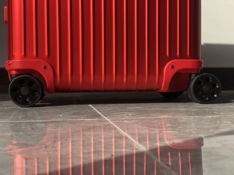 Legit Rimowa Suitcase