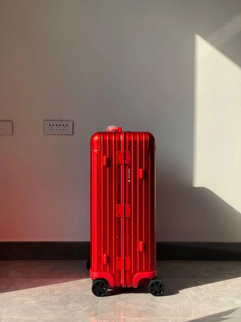 Legit Rimowa Suitcase