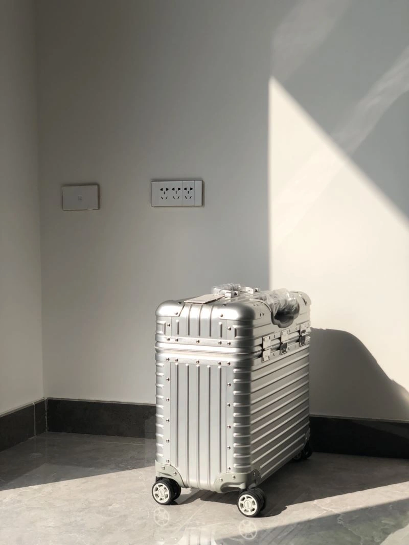 Accurate model Rimowa Suitcase