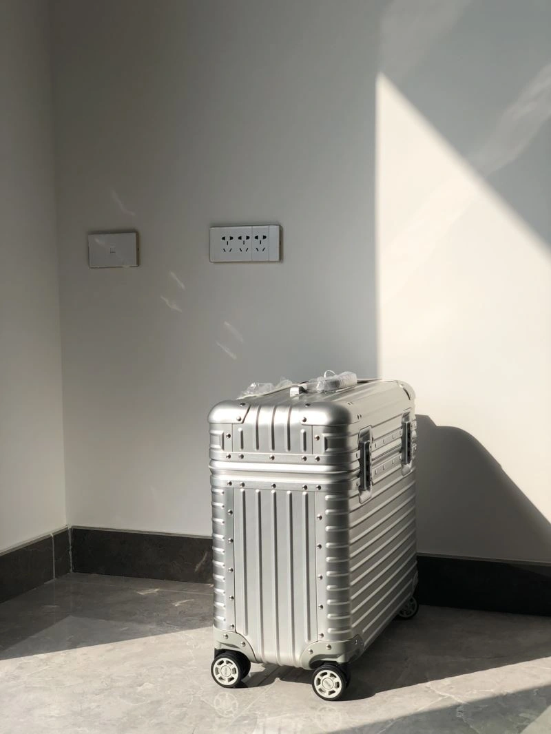 Accurate model Rimowa Suitcase